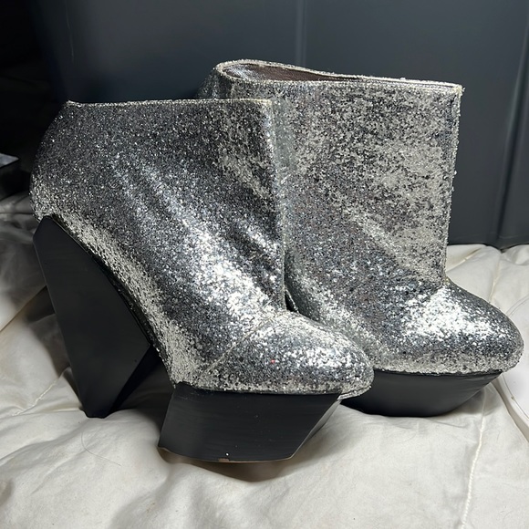 SENSO | Shoes | Senso Diffusion Delilah Platform Shoes Silver Glitter ...